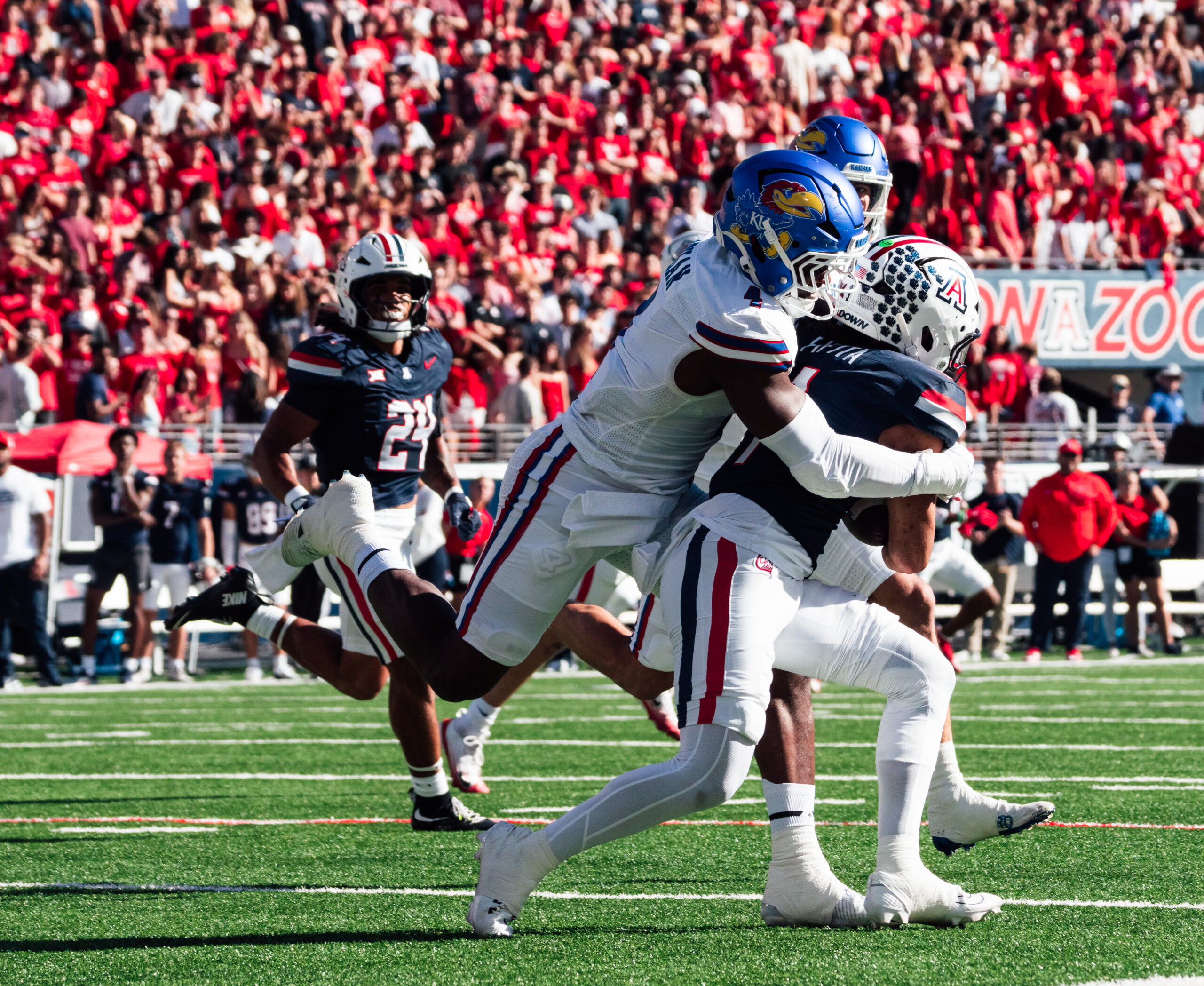Kansas pass rush leads to strong defensive performance in loss to ...